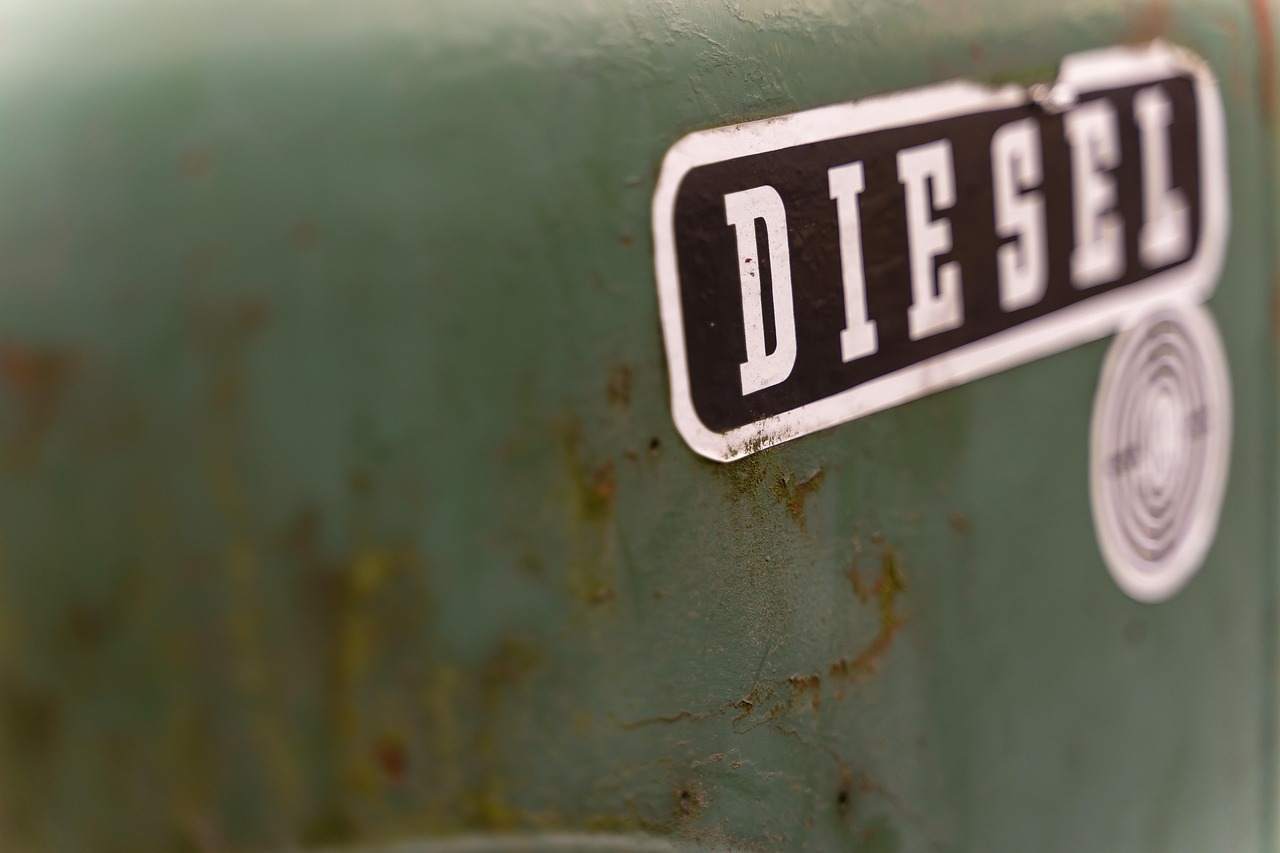 10,000+ Free Diesel Engine & Diesel Images - Pixabay