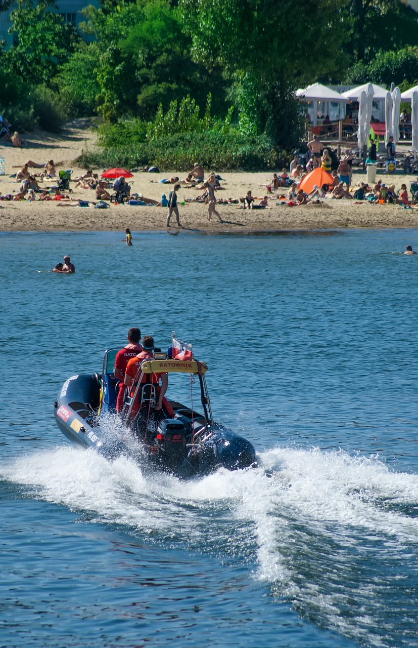 Lifeguard Pontoon Water - Free photo on Pixabay