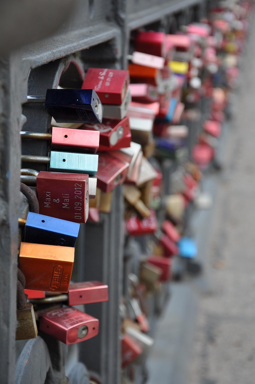 Love Locks Bridge Railing Romantic - Free photo on Pixabay - Pixabay