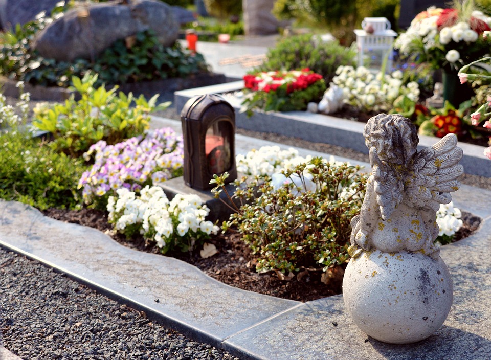 Tomb Grave Care - Free photo on Pixabay