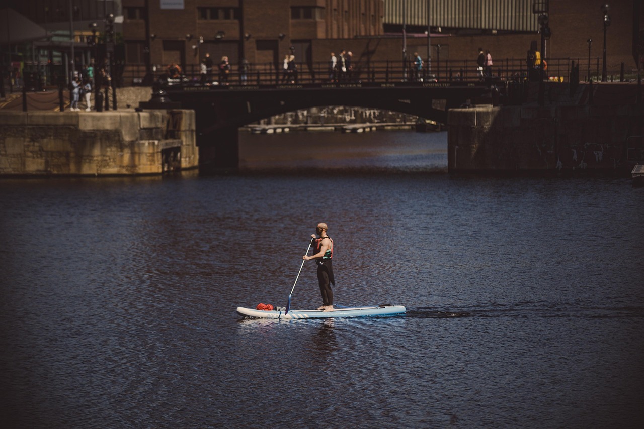 Man Kayaking In Albert Docks - Free photo on Pixabay - Pixabay