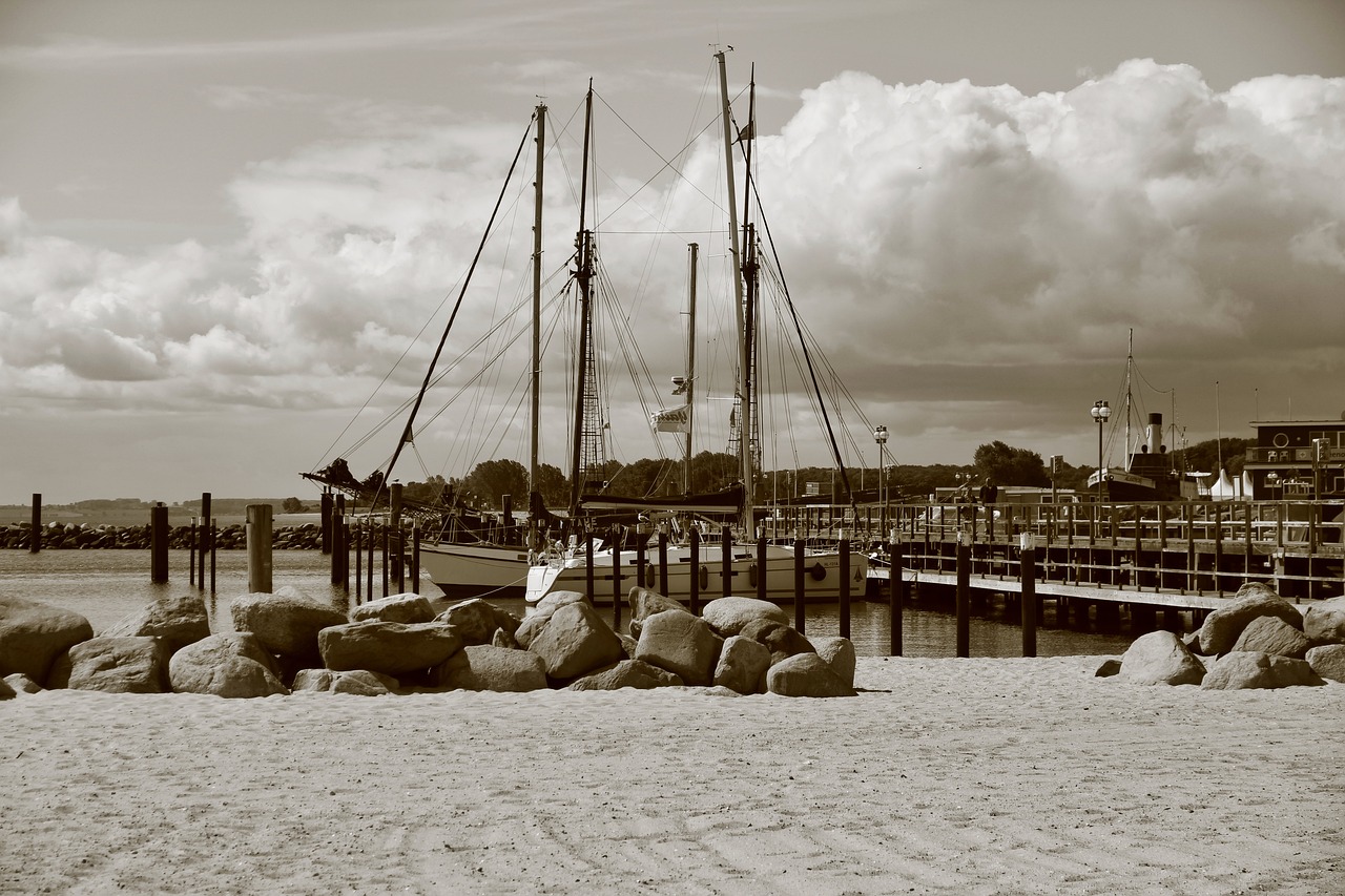 Port Beach Monochrome - Free photo on Pixabay - Pixabay