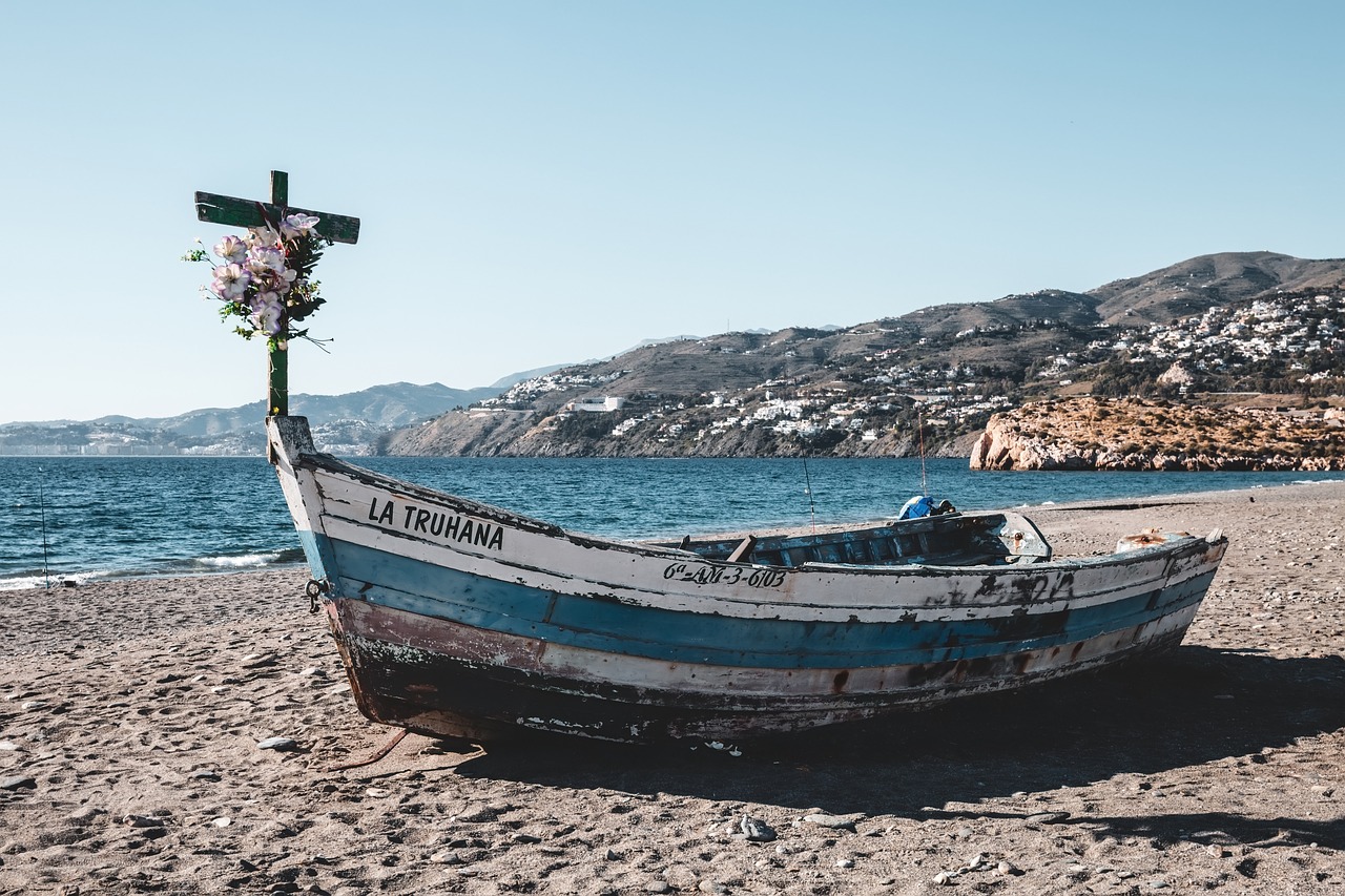 Boat Beach Sand - Free photo on Pixabay