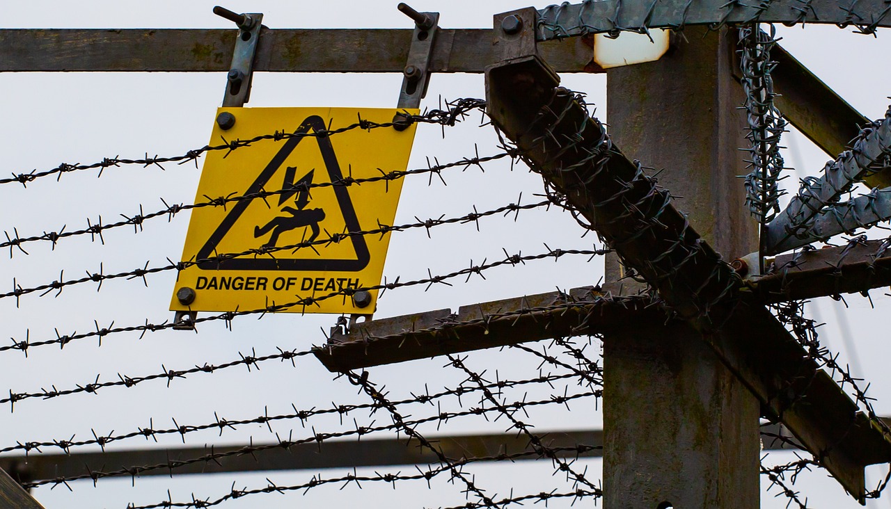 30,000+ Free Danger Signs & Danger Images - Pixabay