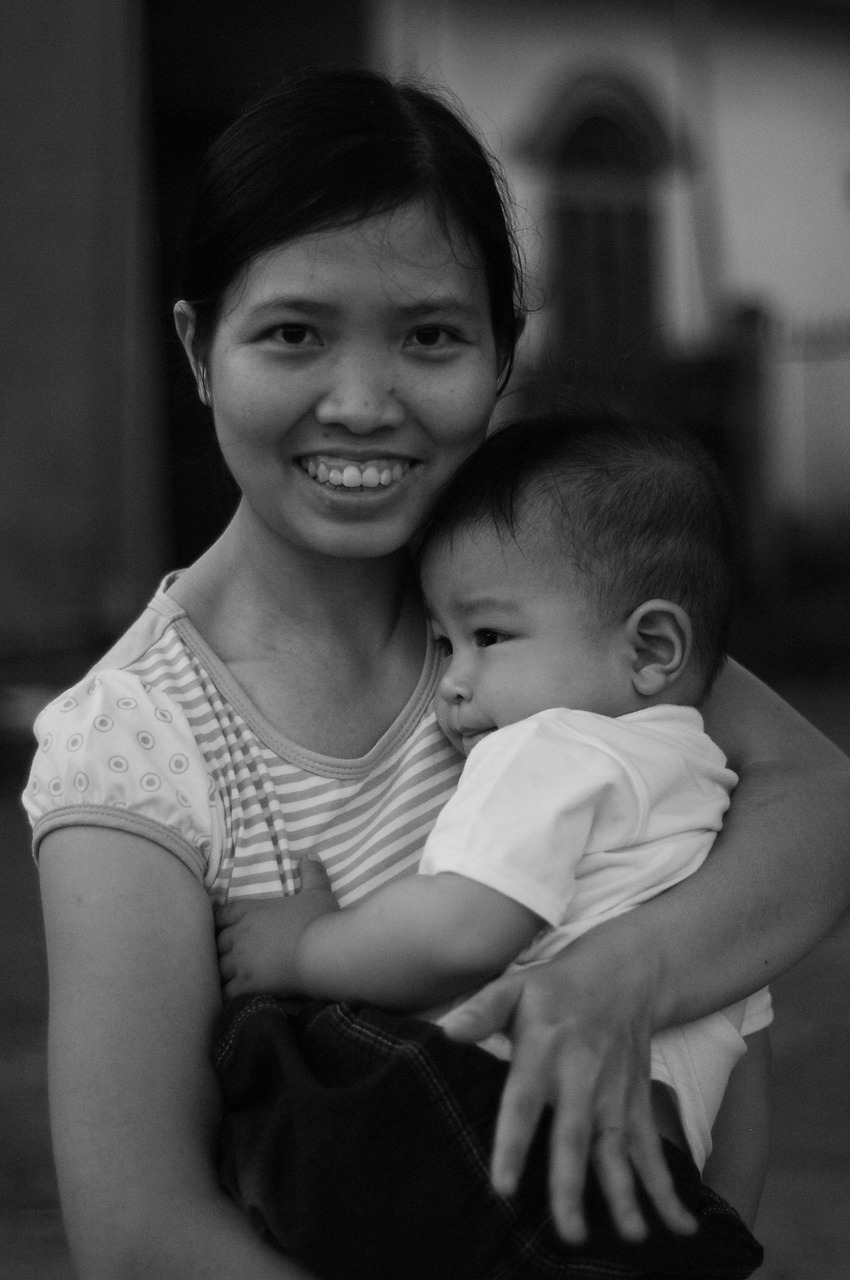 200,000+ Free Mother Black White & Mother Images - Pixabay