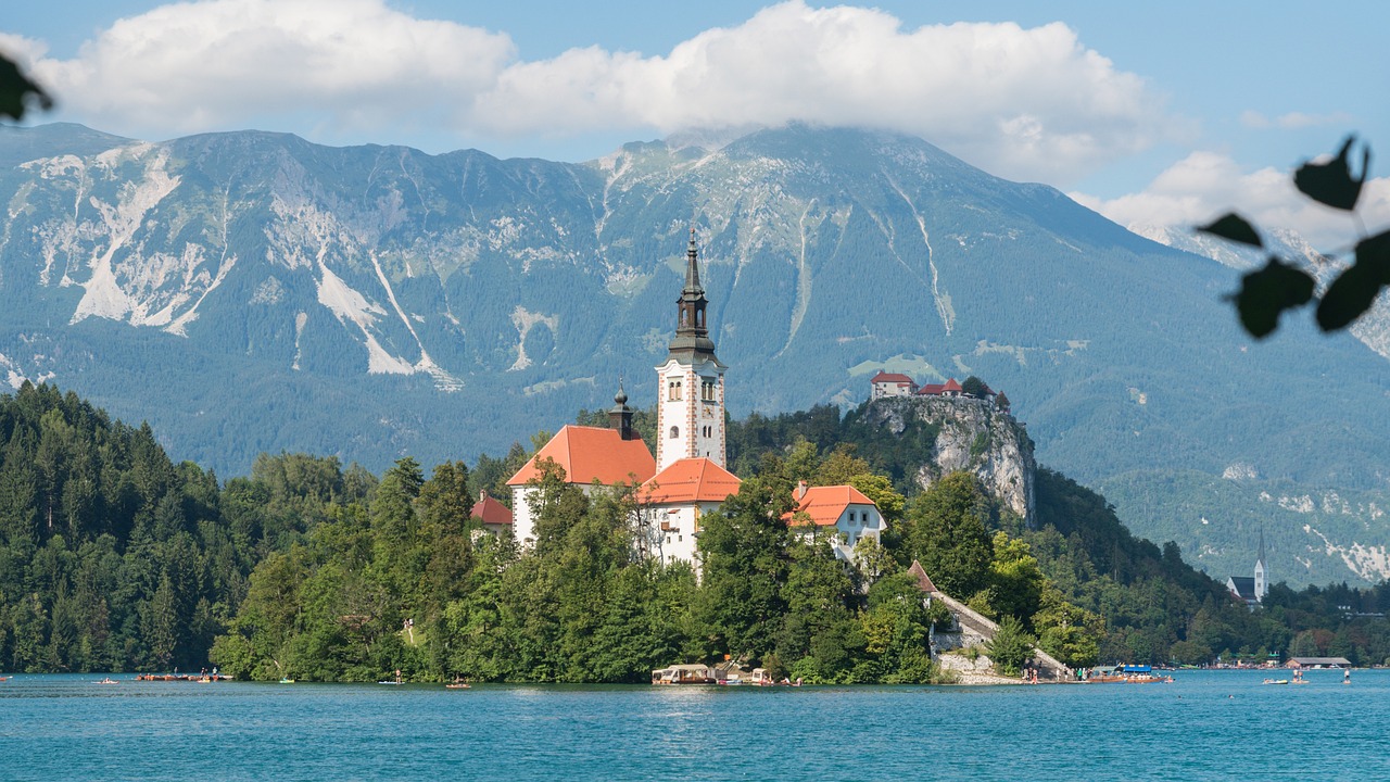 Lake The Scenery Small Island - Free photo on Pixabay