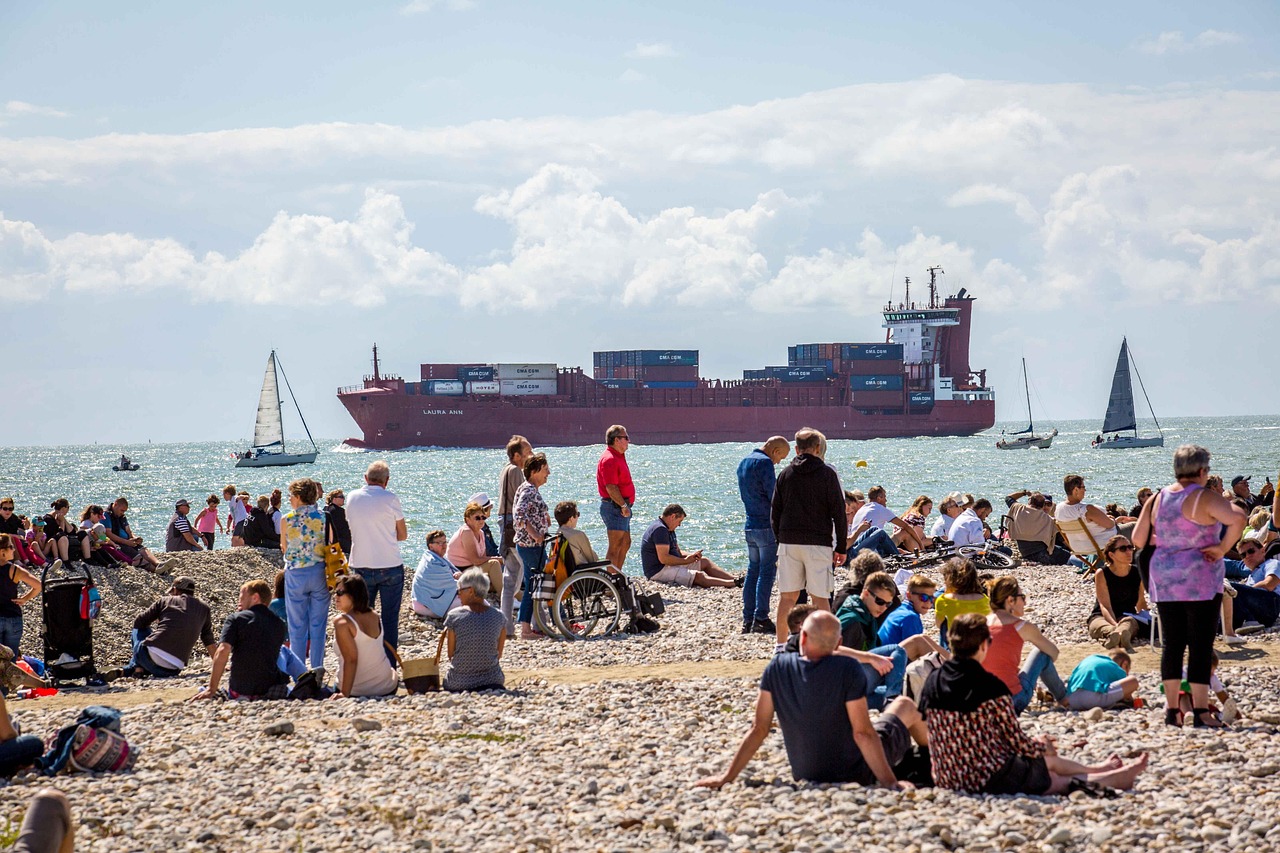 100+ Free Crowded Beach & Crowd Photos - Pixabay
