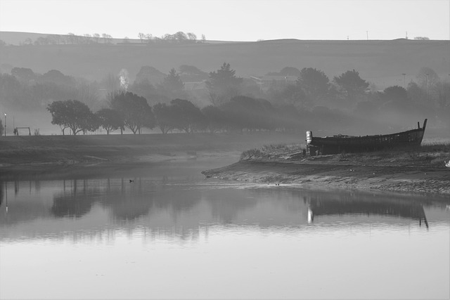 Moody Boat Mist On The River - Free photo on Pixabay