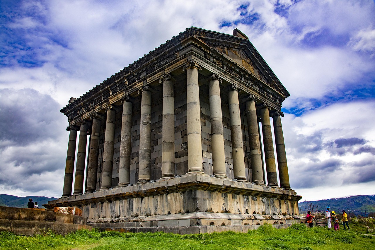20 000+ ilmaista Road To The Temple & Painiketta kuvaa - Pixabay