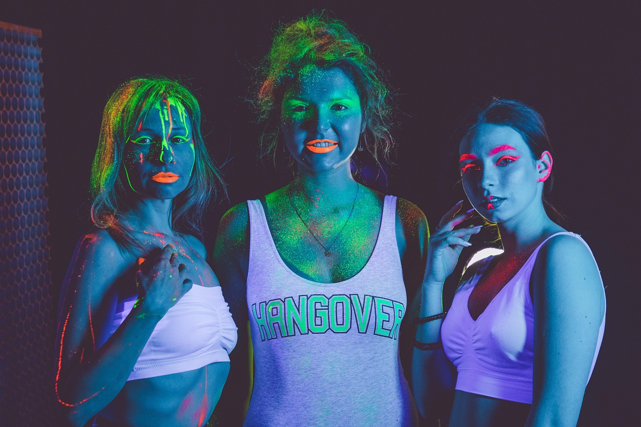 Body Art Neon Girls - Free photo on Pixabay