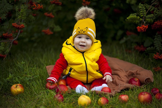 Autumn Boy Apple - Free photo on Pixabay - Pixabay