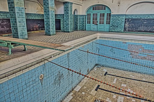 10+ Free Springboard & Swimming Pool Photos - Pixabay