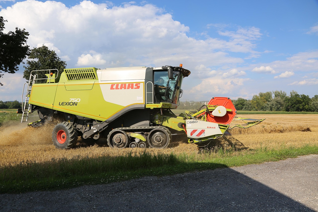90+ Free Claas & Combine Harvester Images - Pixabay