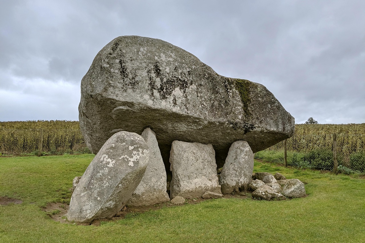 Plus de 100 images de Dolmen et de Menhir - Pixabay