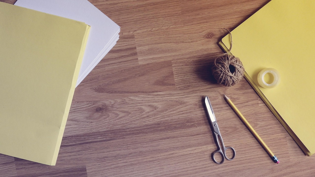 100+ Free Work Desk Background & Desk Images - Pixabay