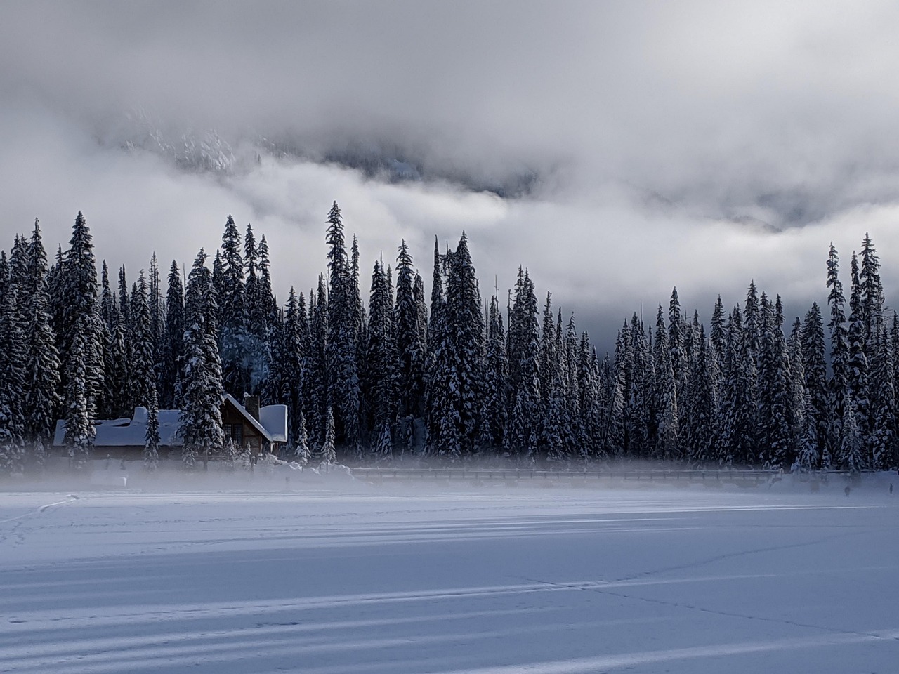 Emerald Lake Lodge Snow Fog - Free photo on Pixabay - Pixabay