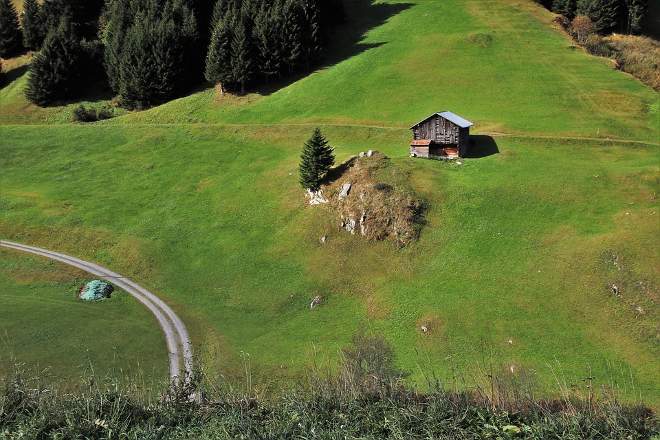 Alpine Village Cottage Meadow The - Free photo on Pixabay