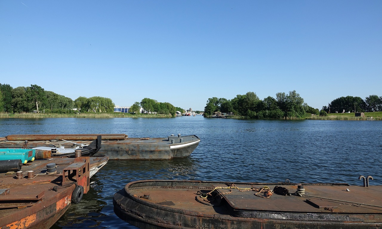 20,000+ Free Pontoon Boat & Pontoon Images - Pixabay
