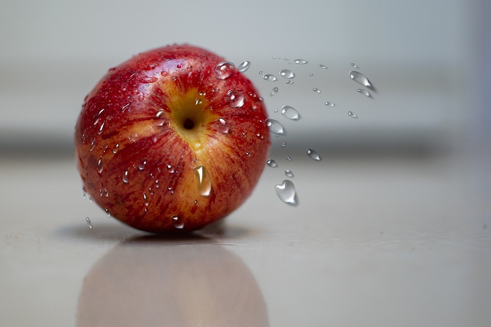 Apple With Drops Of Water - Free photo on Pixabay