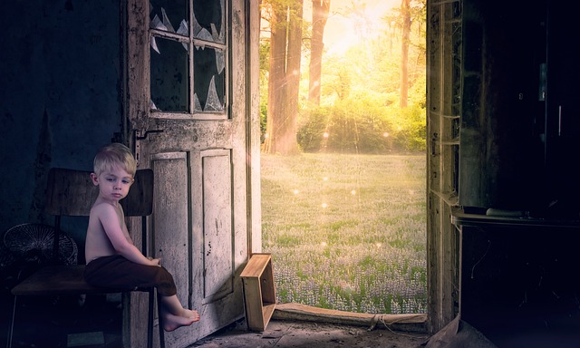 20,000+ Free Child Sitting Alone & Alone Images - Pixabay