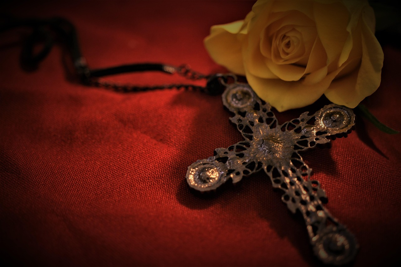 100+ Free Red Cross Symbol & Cross Images - Pixabay