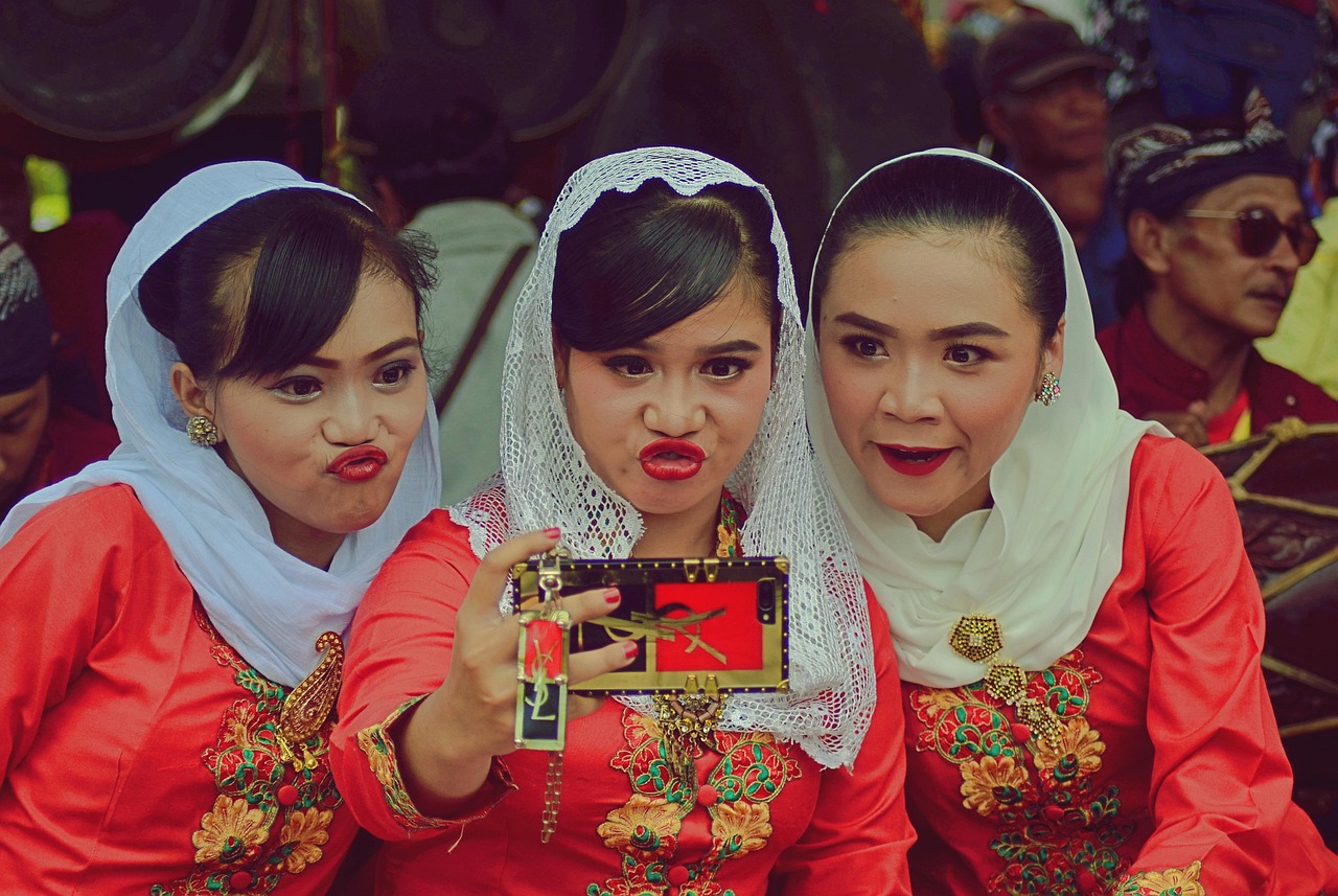 10 000 Free Asian Selfie And Selfie Images Pixabay