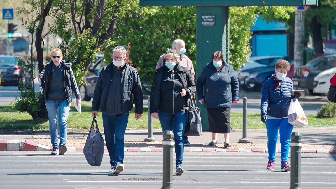20,000+ Free People Wearing Mask & Mask Images - Pixabay