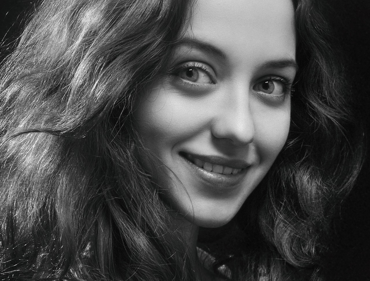 Girl Monochrome Retro - Free photo on Pixabay