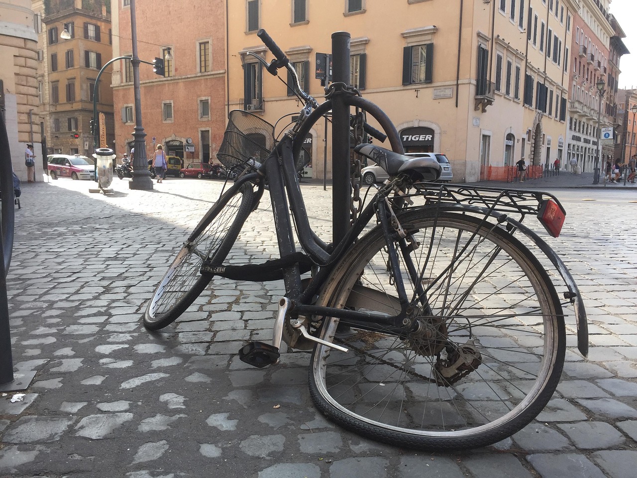 Bicycle Pavement Rome - Free photo on Pixabay - Pixabay