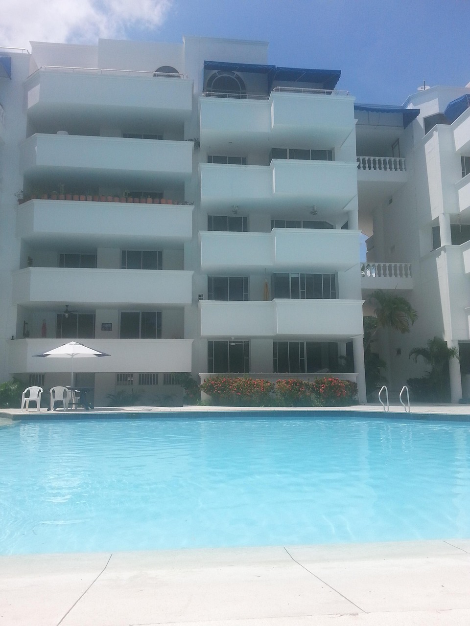 Piscina Edificio Día - Foto gratis en Pixabay - Pixabay