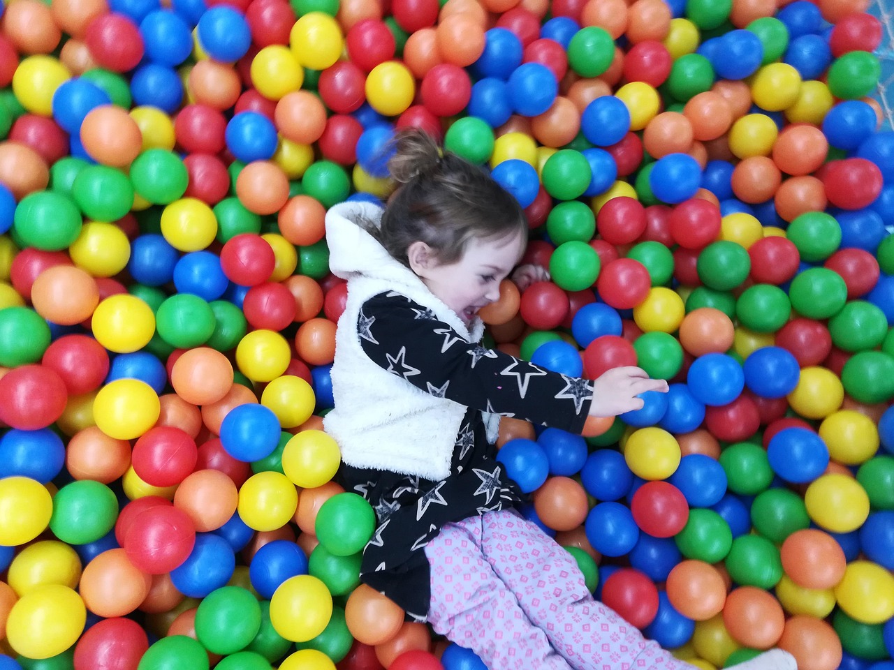 Girl Ball Pool Fun - Free photo on Pixabay - Pixabay
