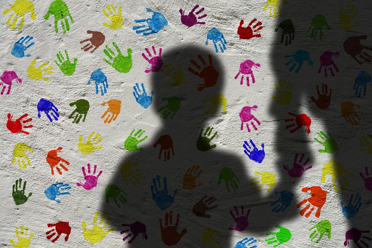 Plus de 300 illustrations gratuites de Main D'Enfant et de Famille ...