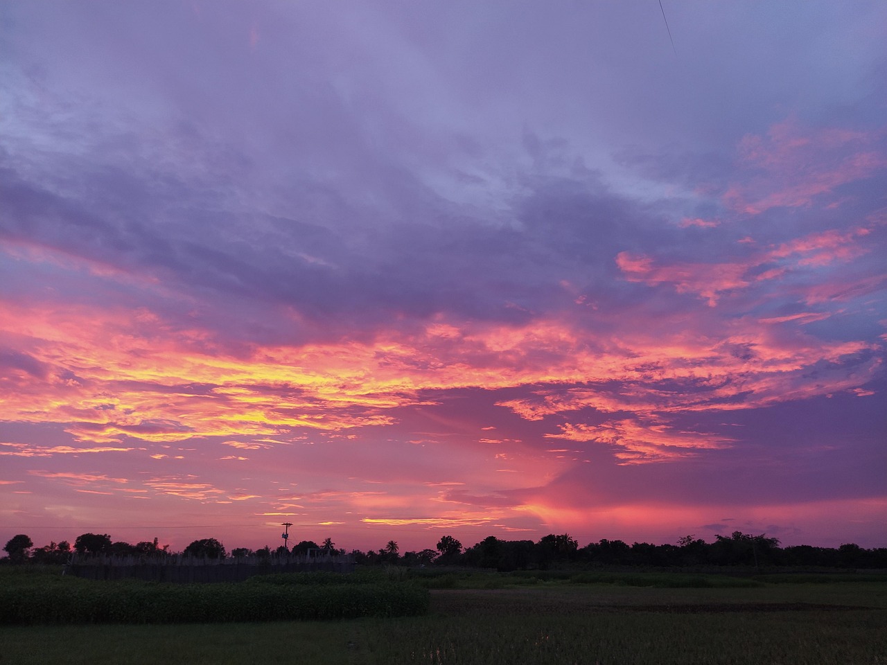 Overskyet Himmel Solnedgang Hyggespredende Tæpper Solen Skinner