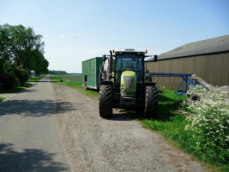 Tractor Farm Barn - Free photo on Pixabay - Pixabay