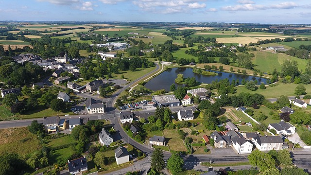 Saint-Caradec - Melihat Air Kota - Foto gratis di Pixabay