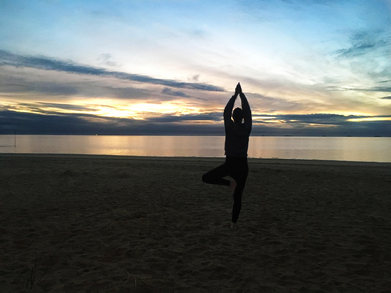 Yoga Praia Nascer Do Sol - Foto gratuita no Pixabay