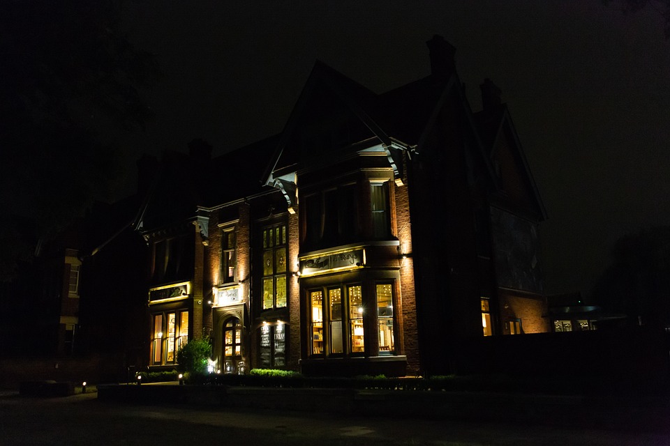Vieil Immeuble Bâtiment La Nuit - Photo gratuite sur Pixabay