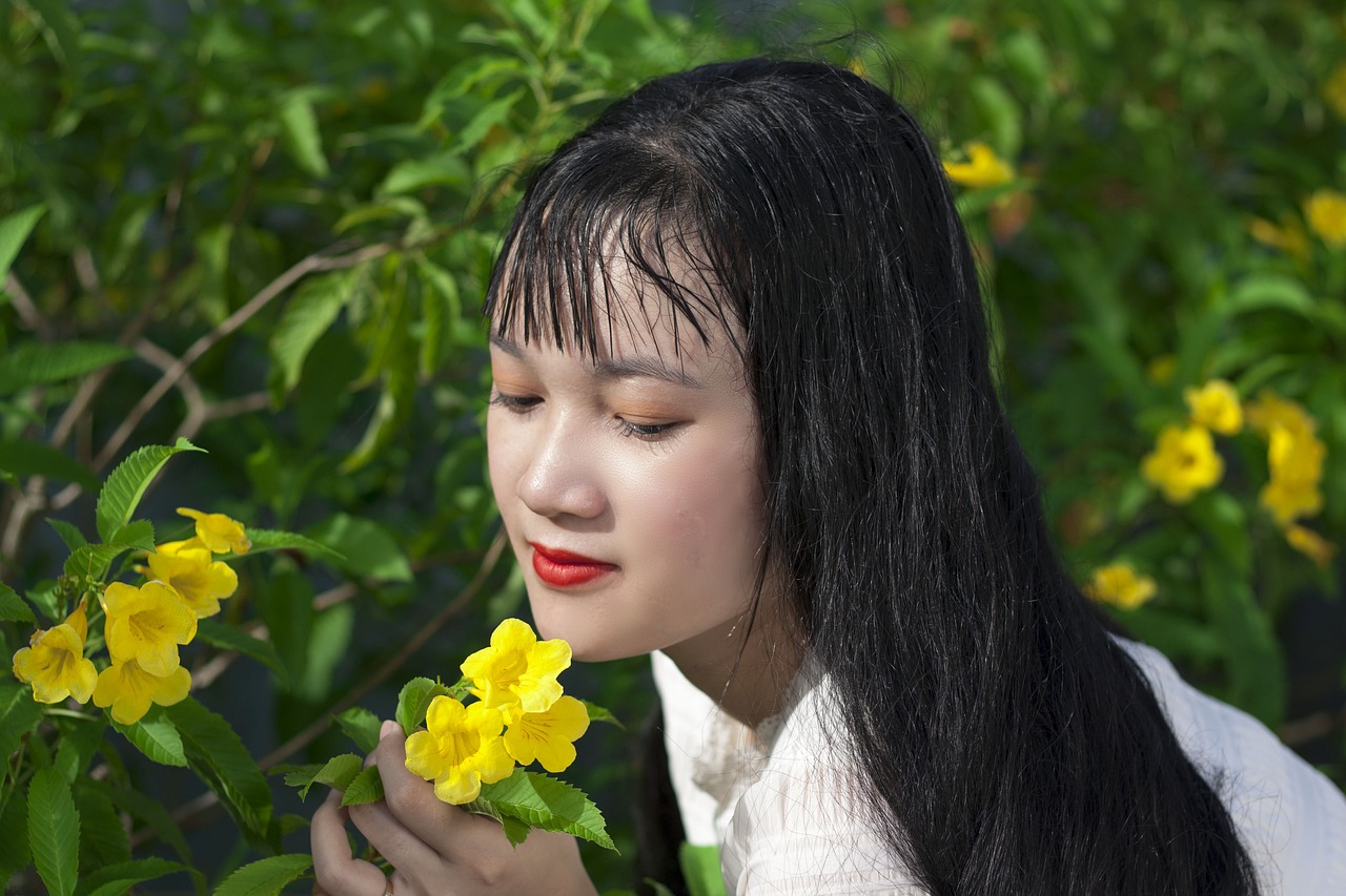30,000+ Free Bush Woman & Nature Images - Pixabay