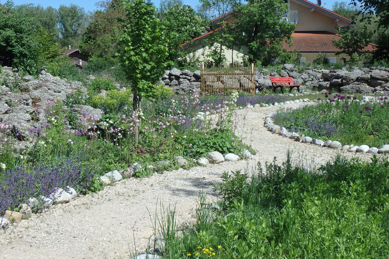 Flower Beds Bee Garden Biological - Free photo on Pixabay - Pixabay