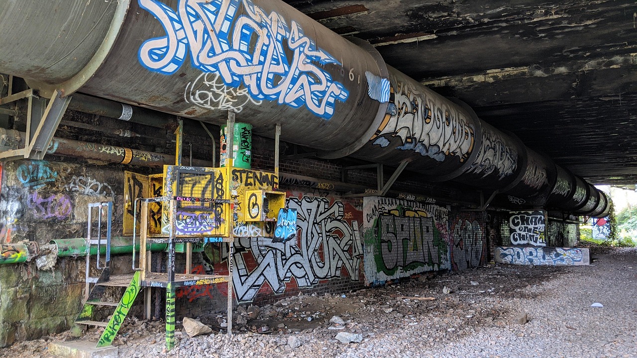 Pipeline Bridge Graffiti - Free photo on Pixabay