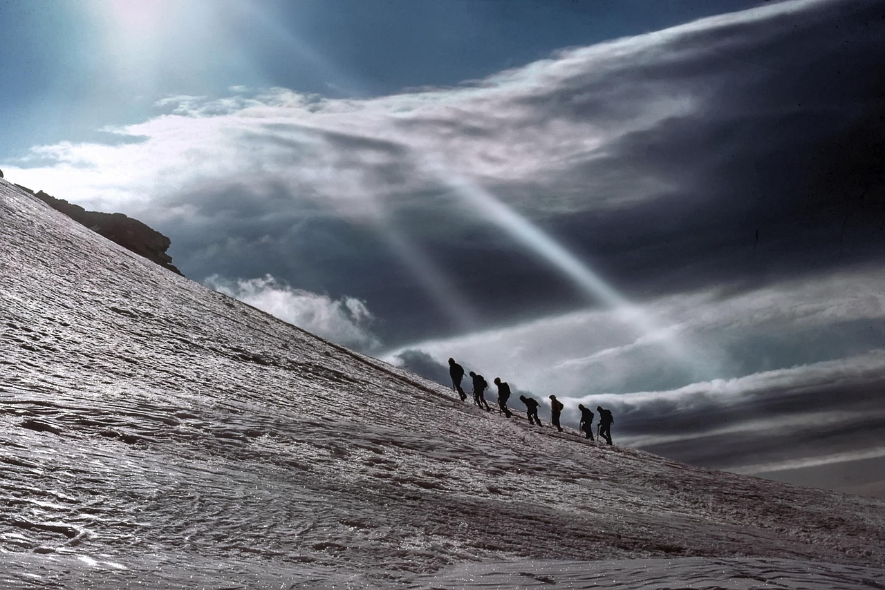 Mountain Climbing Mountaineers - Free photo on Pixabay