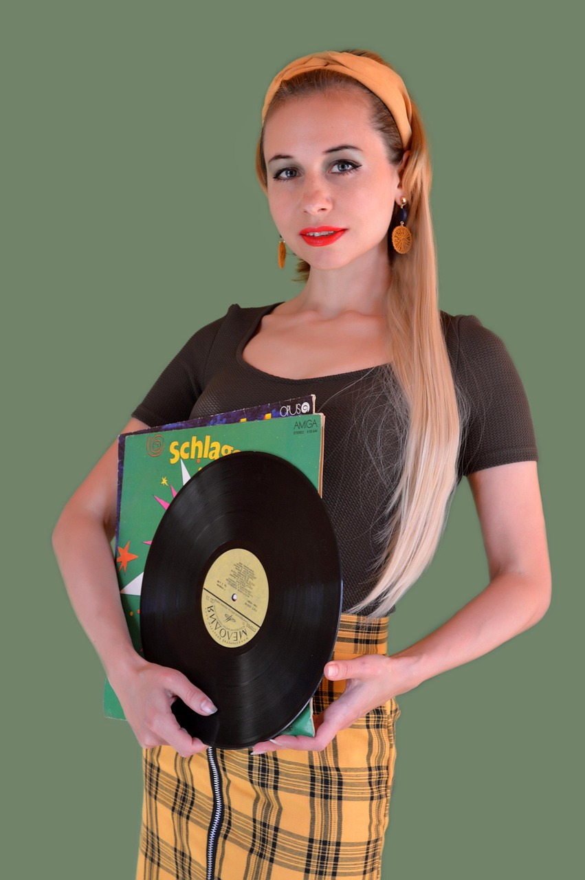 Woman Recording Vinyl - Free photo on Pixabay - Pixabay