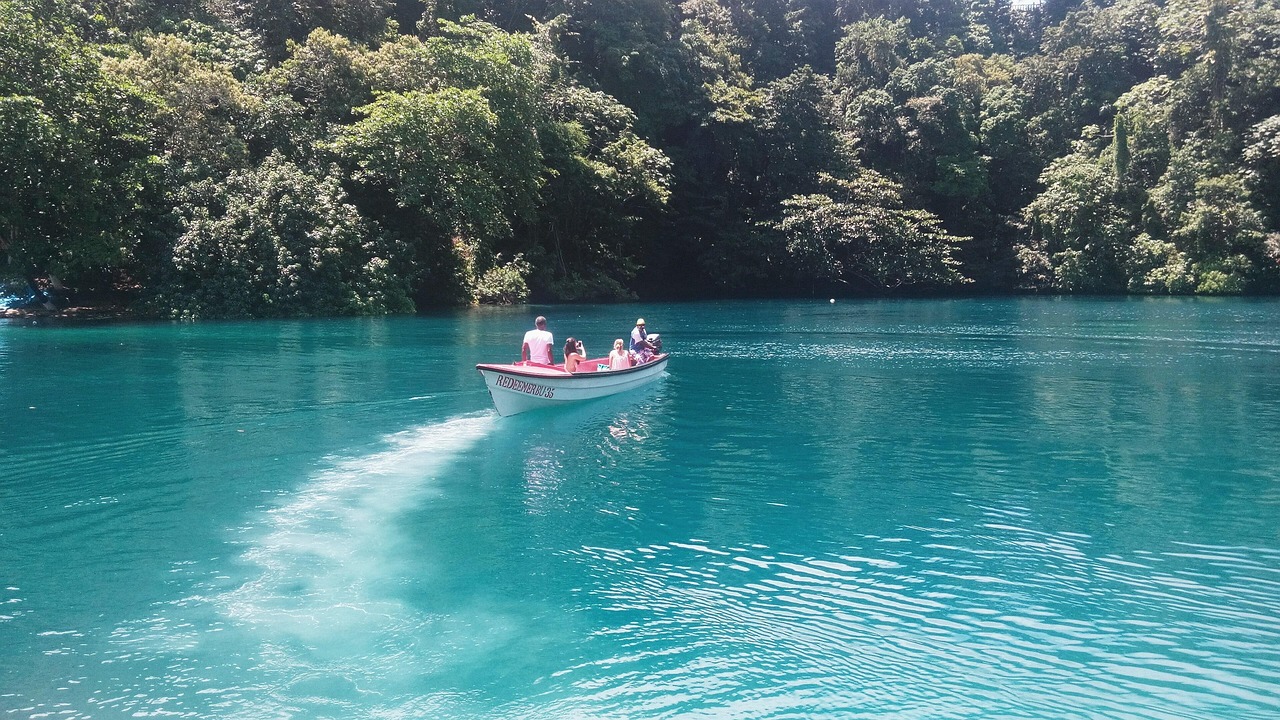 Lagoon Boat On - Free photo on Pixabay - Pixabay