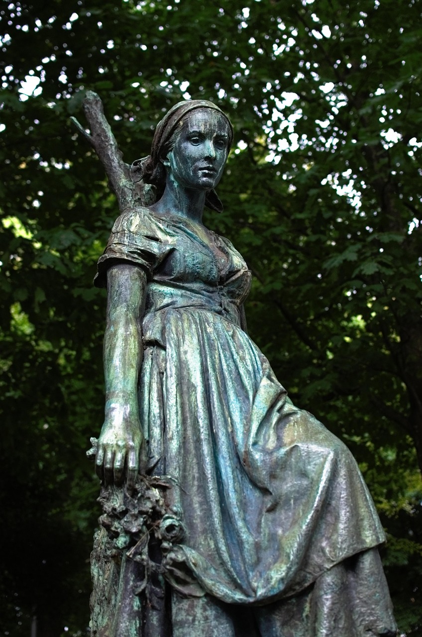 Woman Statue - Free photo on Pixabay - Pixabay