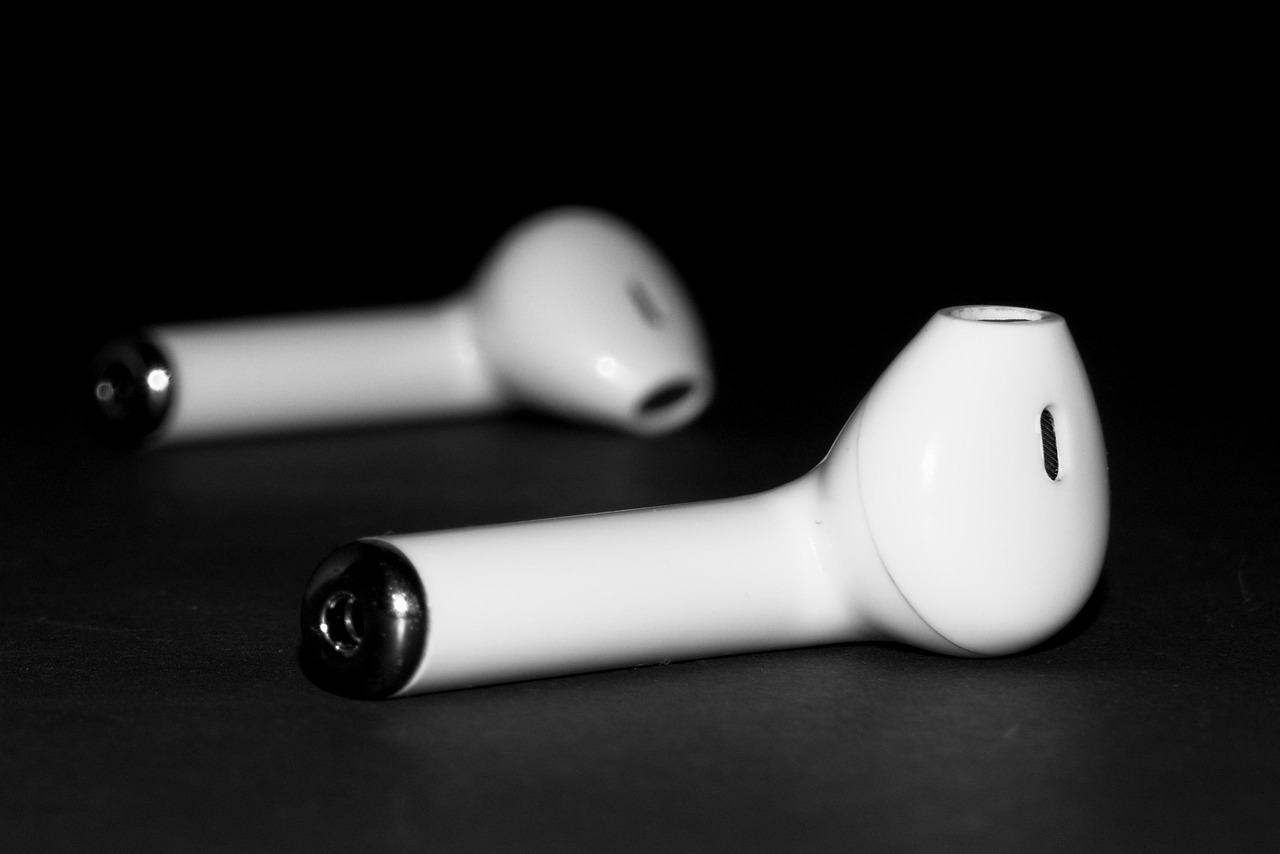 Earphones Wireless Electronics - Free photo on Pixabay
