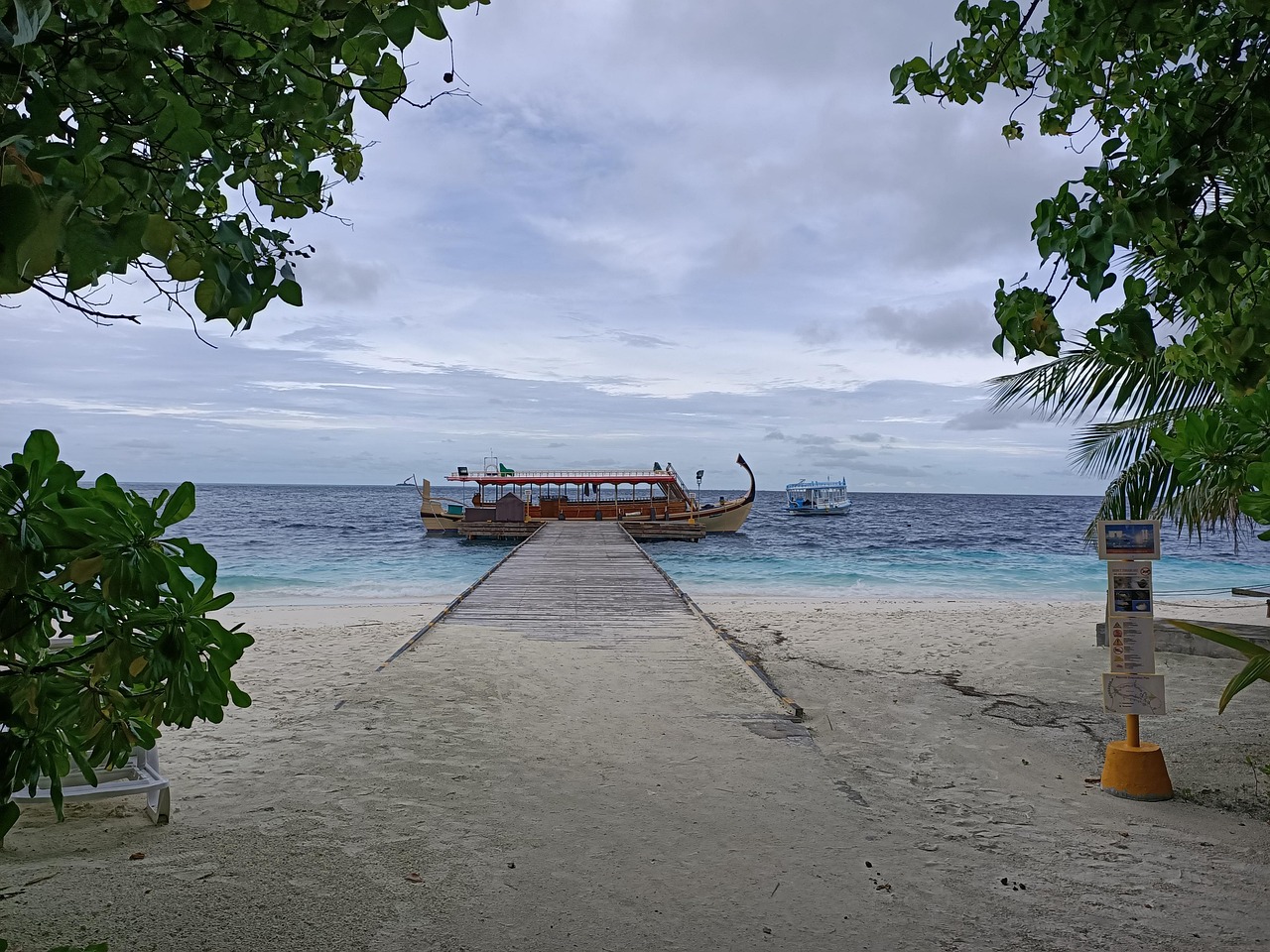 Boat Beach Maldives - Free photo on Pixabay - Pixabay