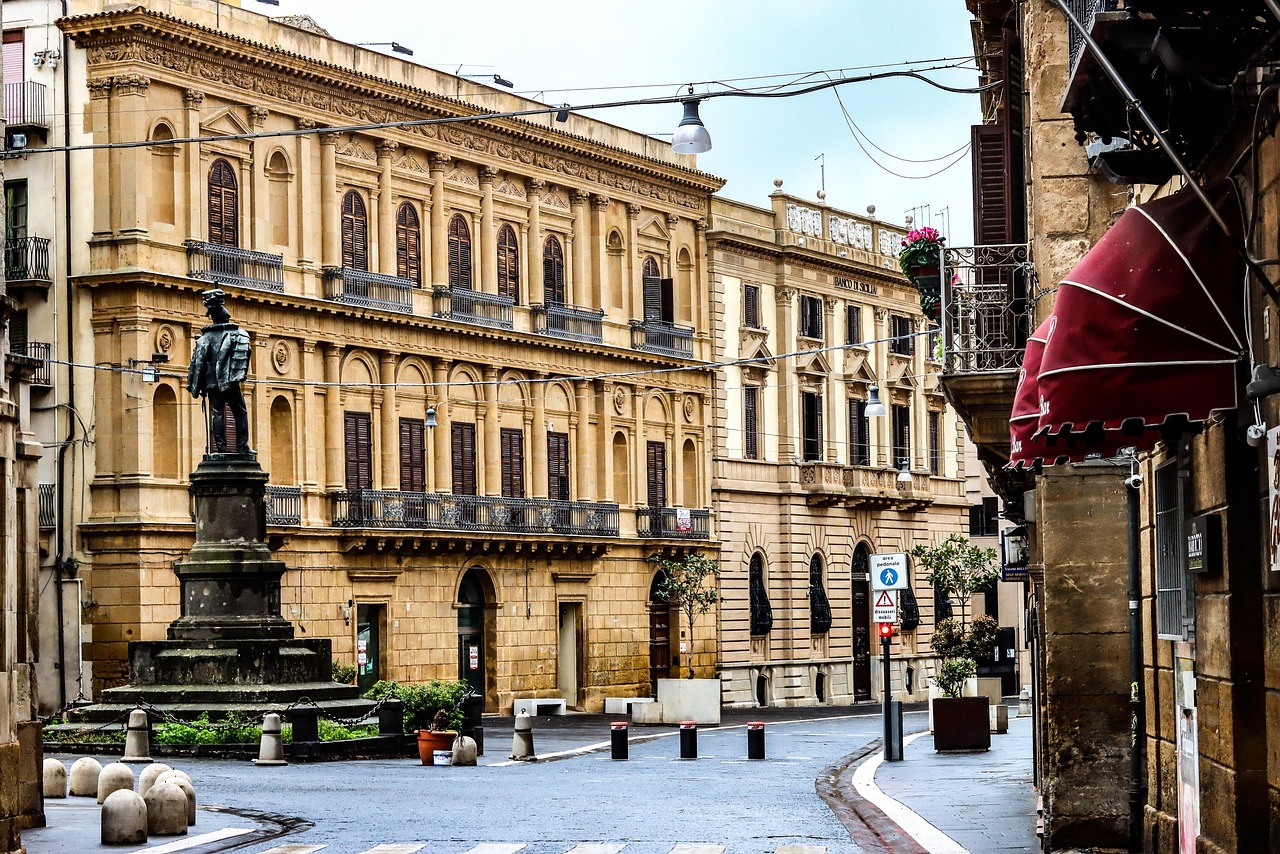 300+ Free Street Statue & Statue Images - Pixabay
