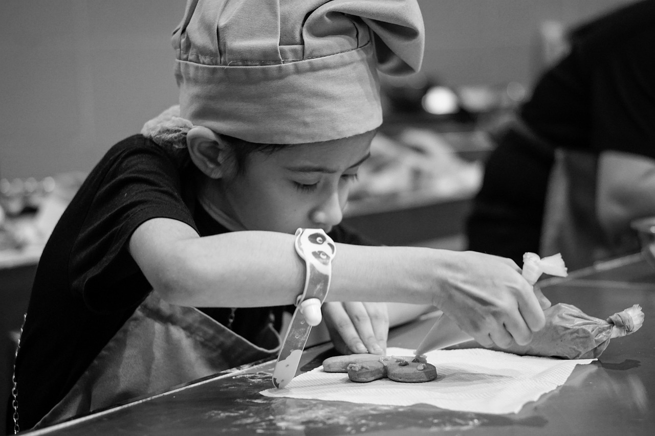 Girl Cookie Baking - Free photo on Pixabay - Pixabay
