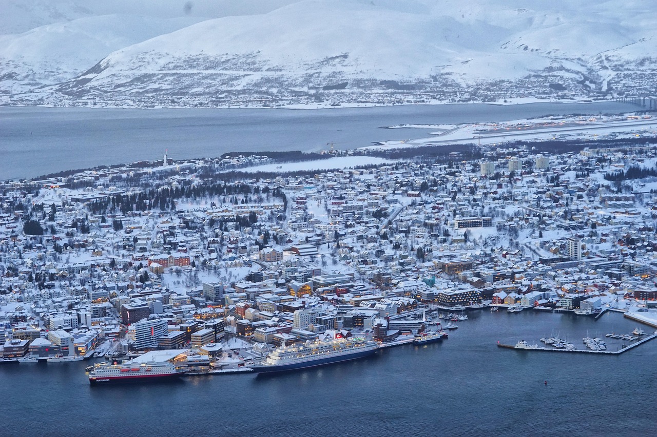 1 + Tromsöhafen e Tromsö immagini gratis - Pixabay