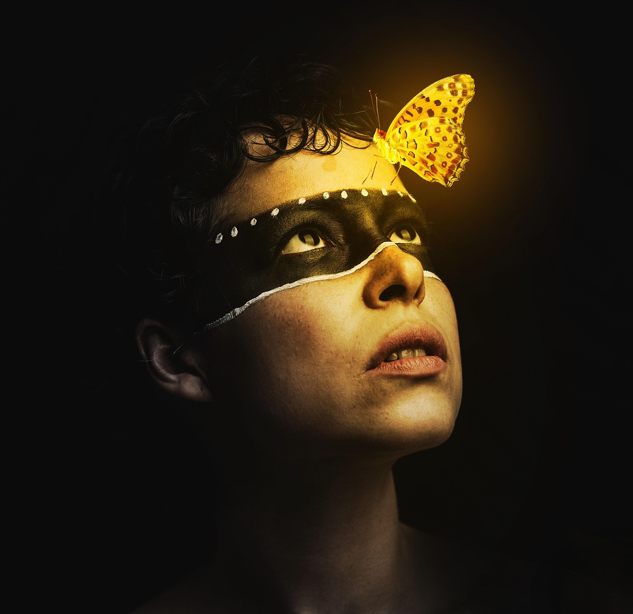 300,000+ Free Woman Looking Up & Looking Up Images - Pixabay